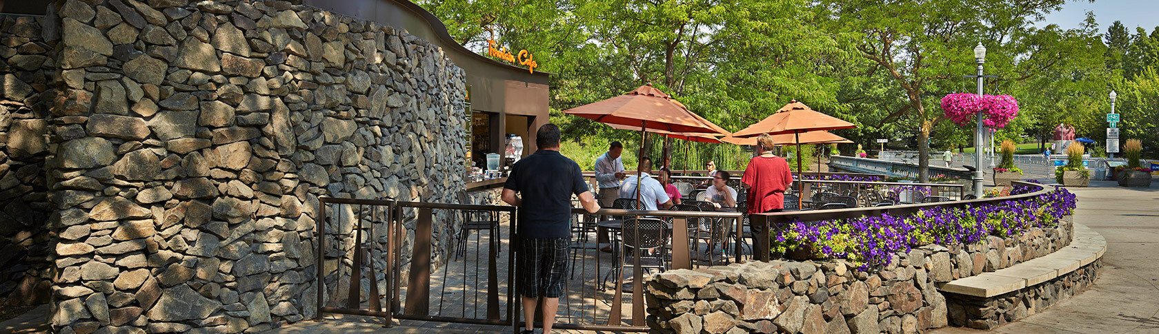 Riverfront Park Fountain Cafe - NAC Architecture